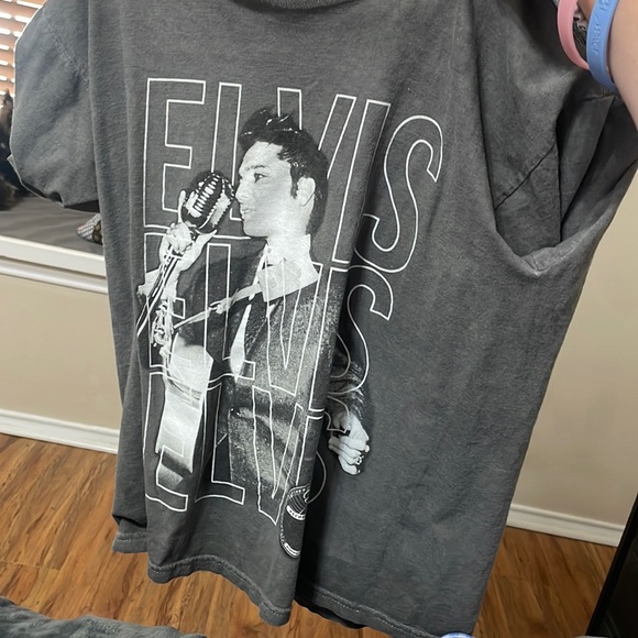Tops | Elvis T Shirt | Poshmark